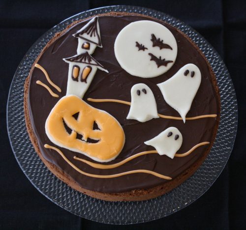 Pynt en kake til Halloween - krem.no